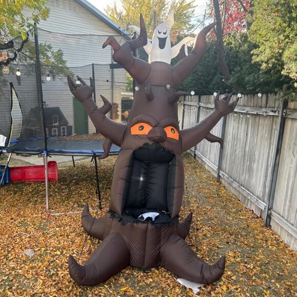 Holiday | 9 Ft Scary Tree And White Ghost Blow Up Inflatable ...